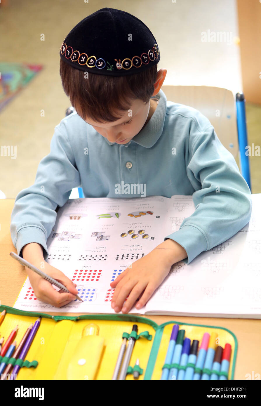 Ashkenazi girl hi-res stock photography and images - Alamy