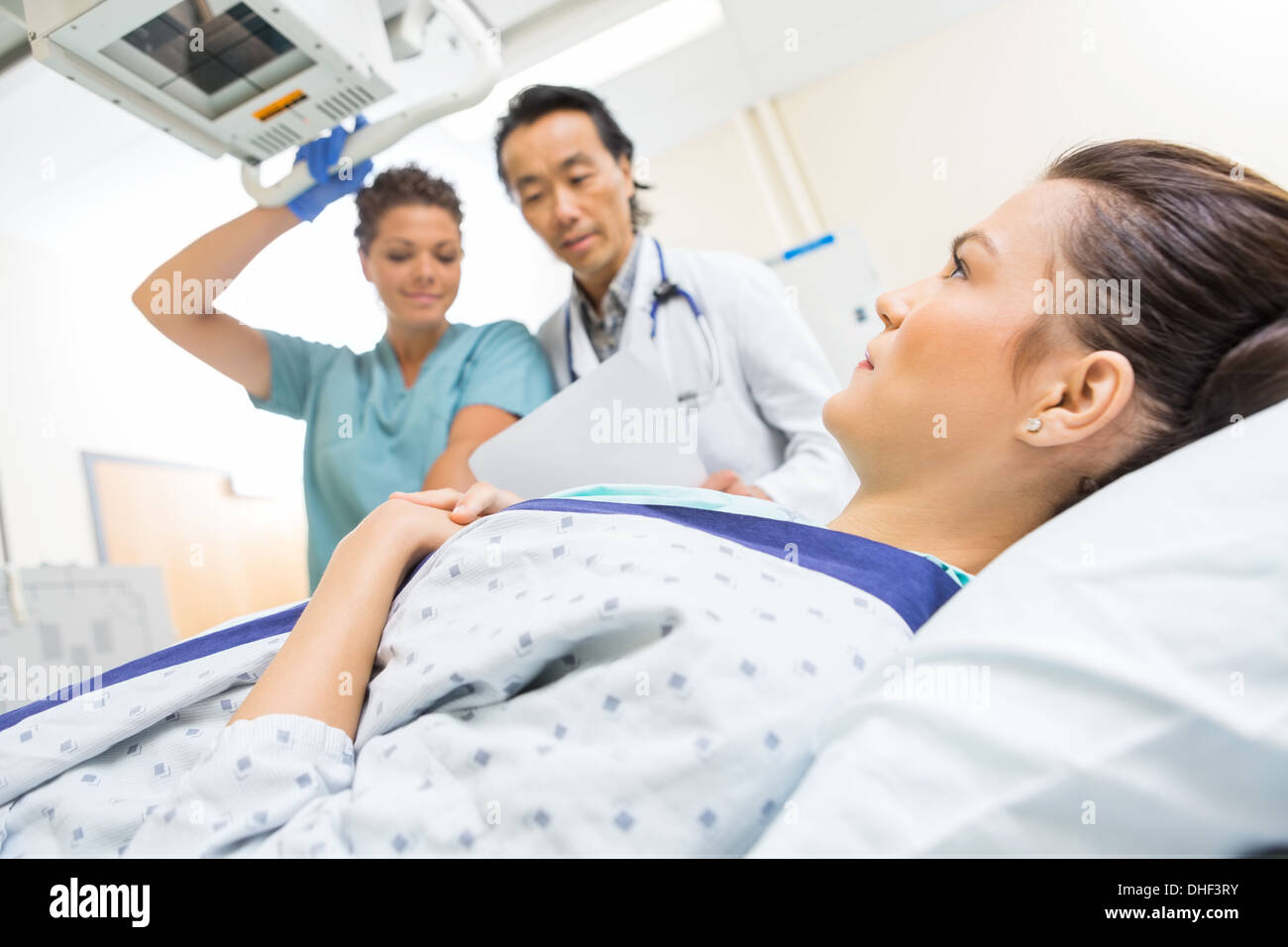 Healthcare medical team xray hi-res stock photography and images - Alamy