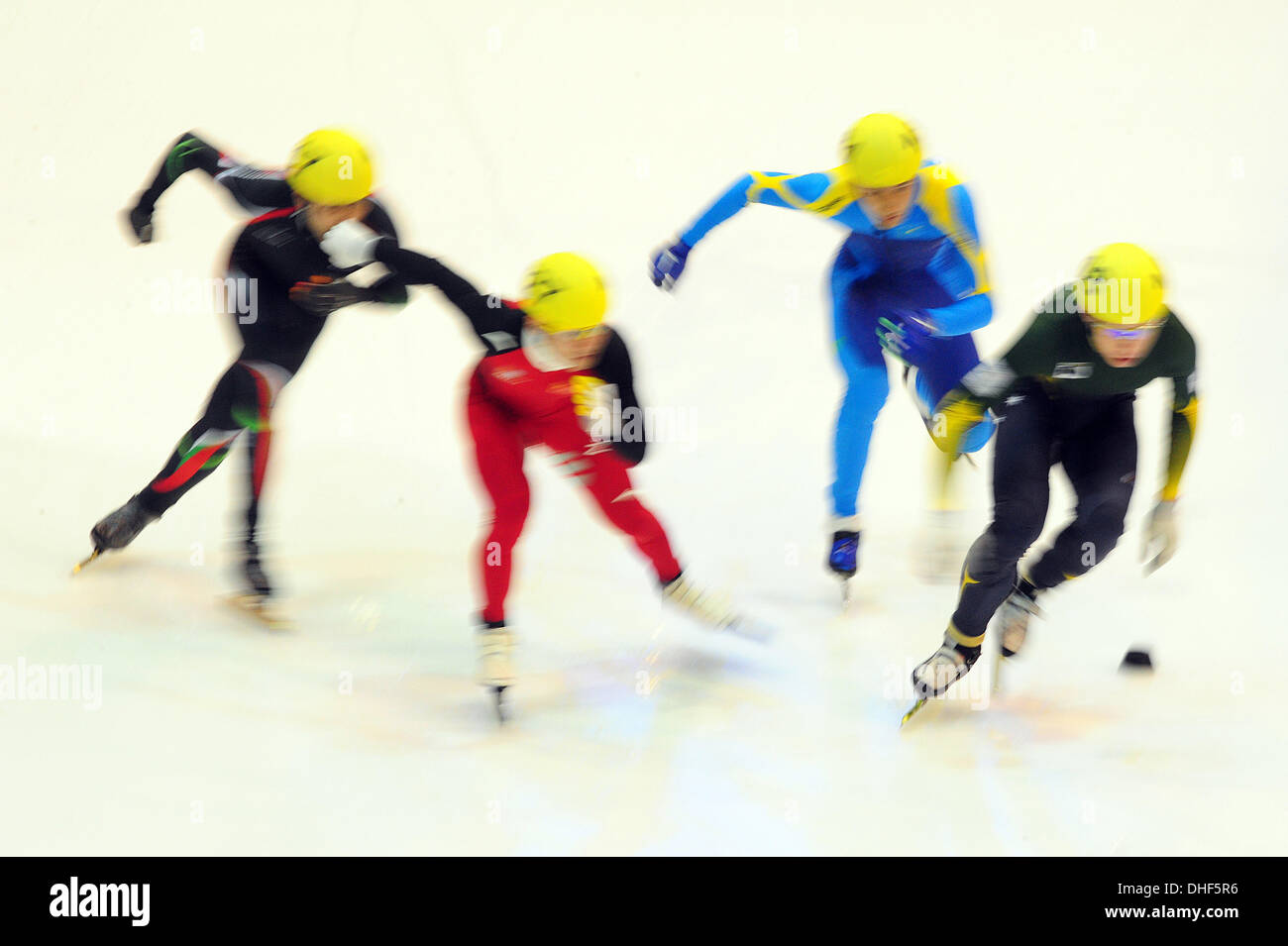 Live action slow motion hi-res stock photography and images - Alamy