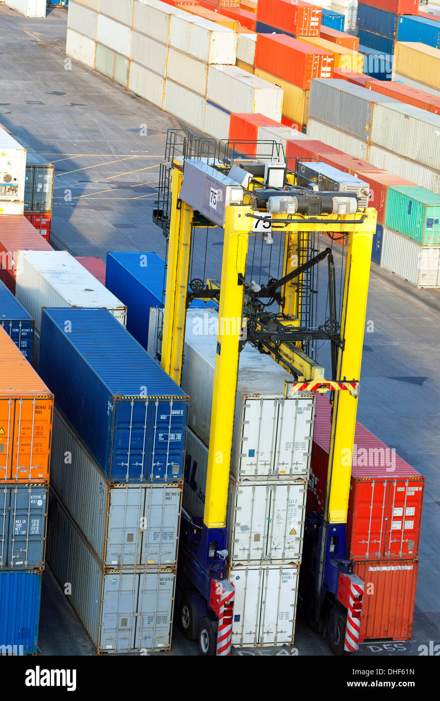 London container terminal tilbury hi-res stock photography and images ...