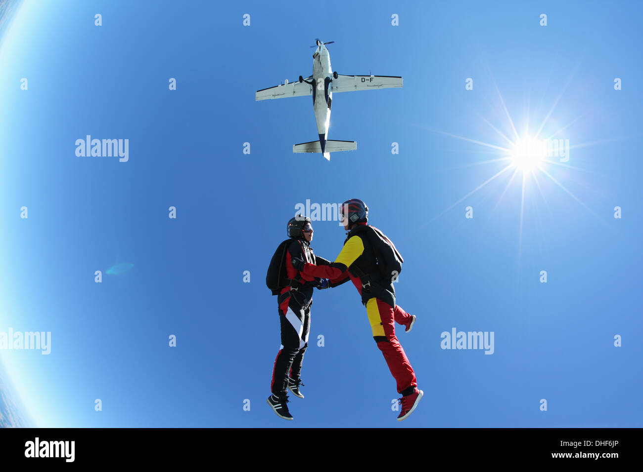 People falling from the sky hi-res stock photography and images - Alamy