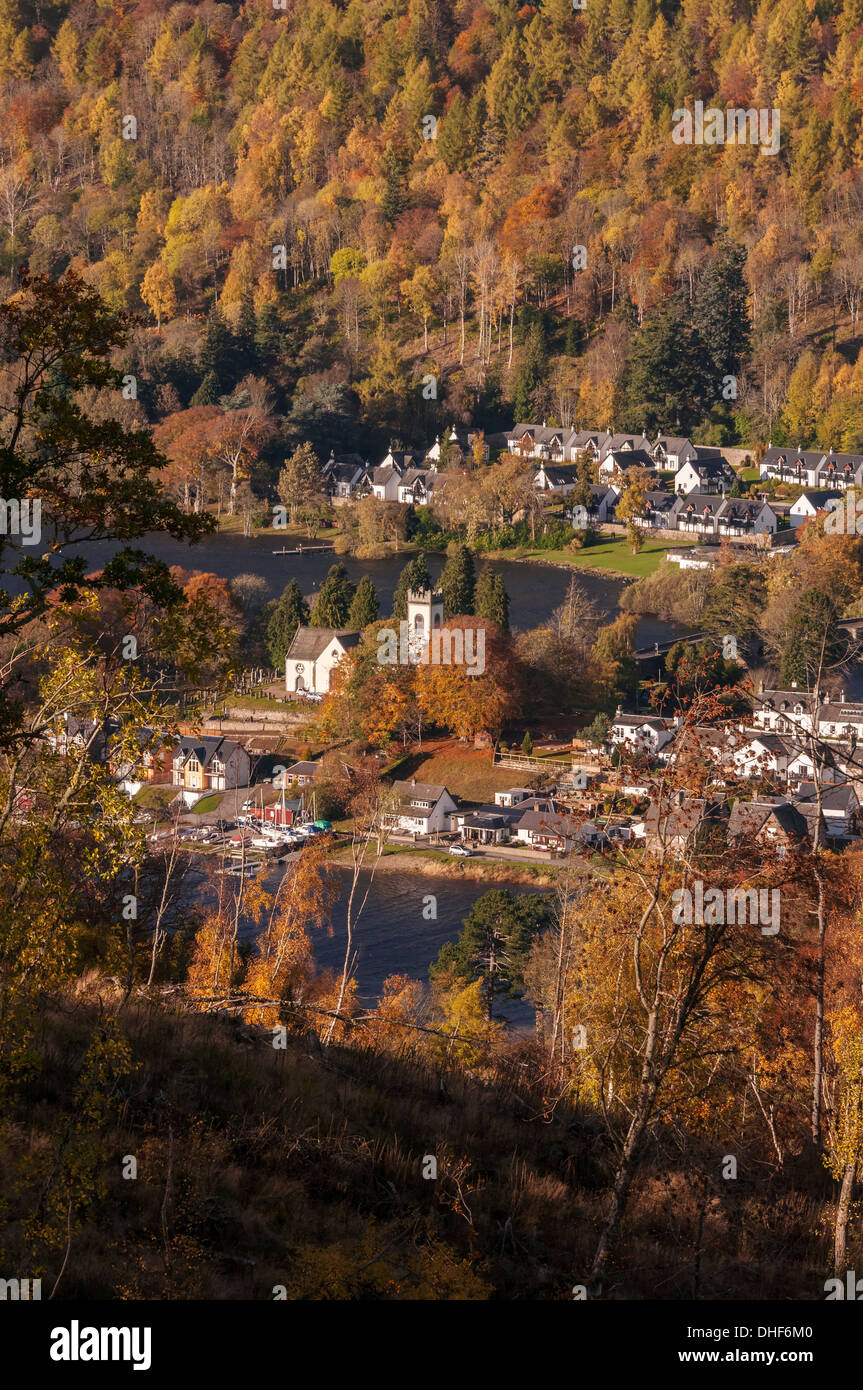 The village of Kenmore at the head of the river Tay on Loch Tay ...