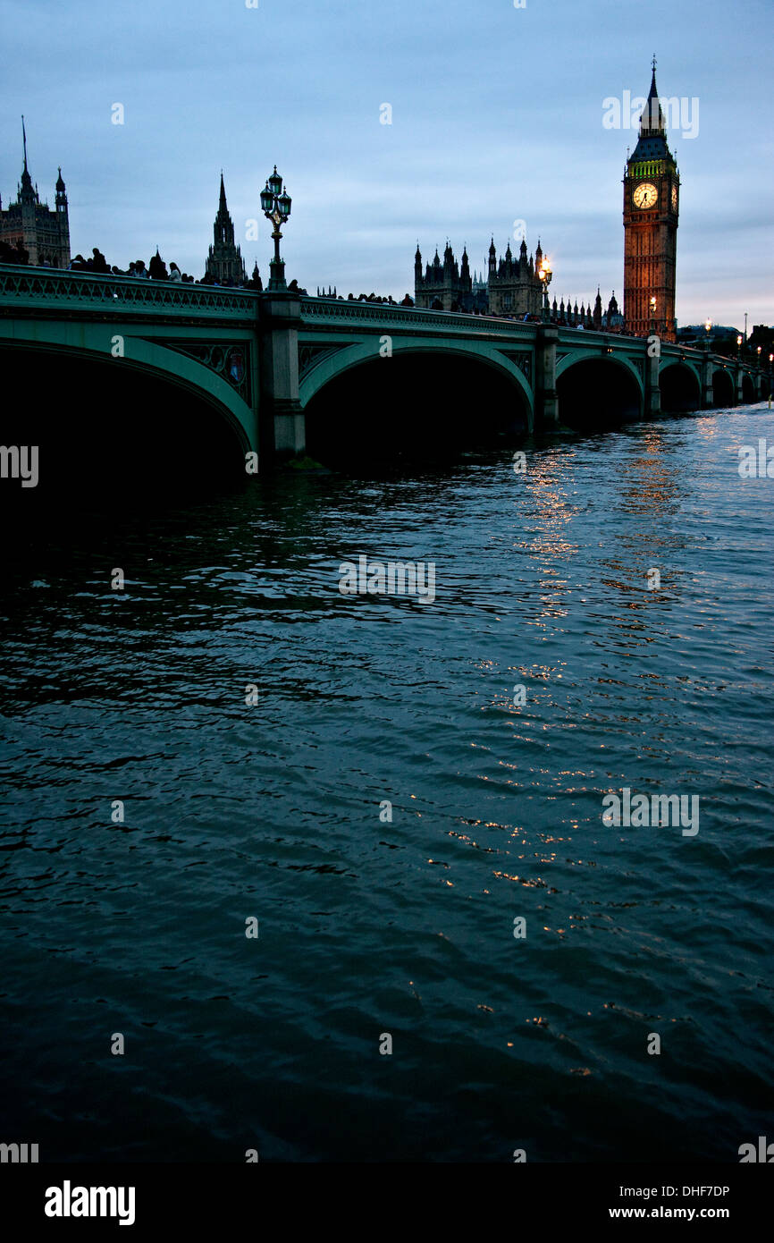 Waterloo bridge at night hi-res stock photography and images - Alamy