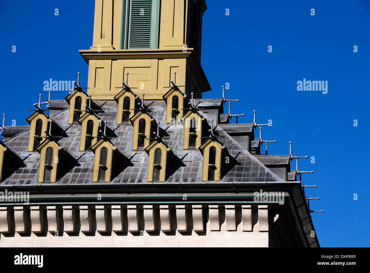 Victorian aviary hi-res stock photography and images - Alamy