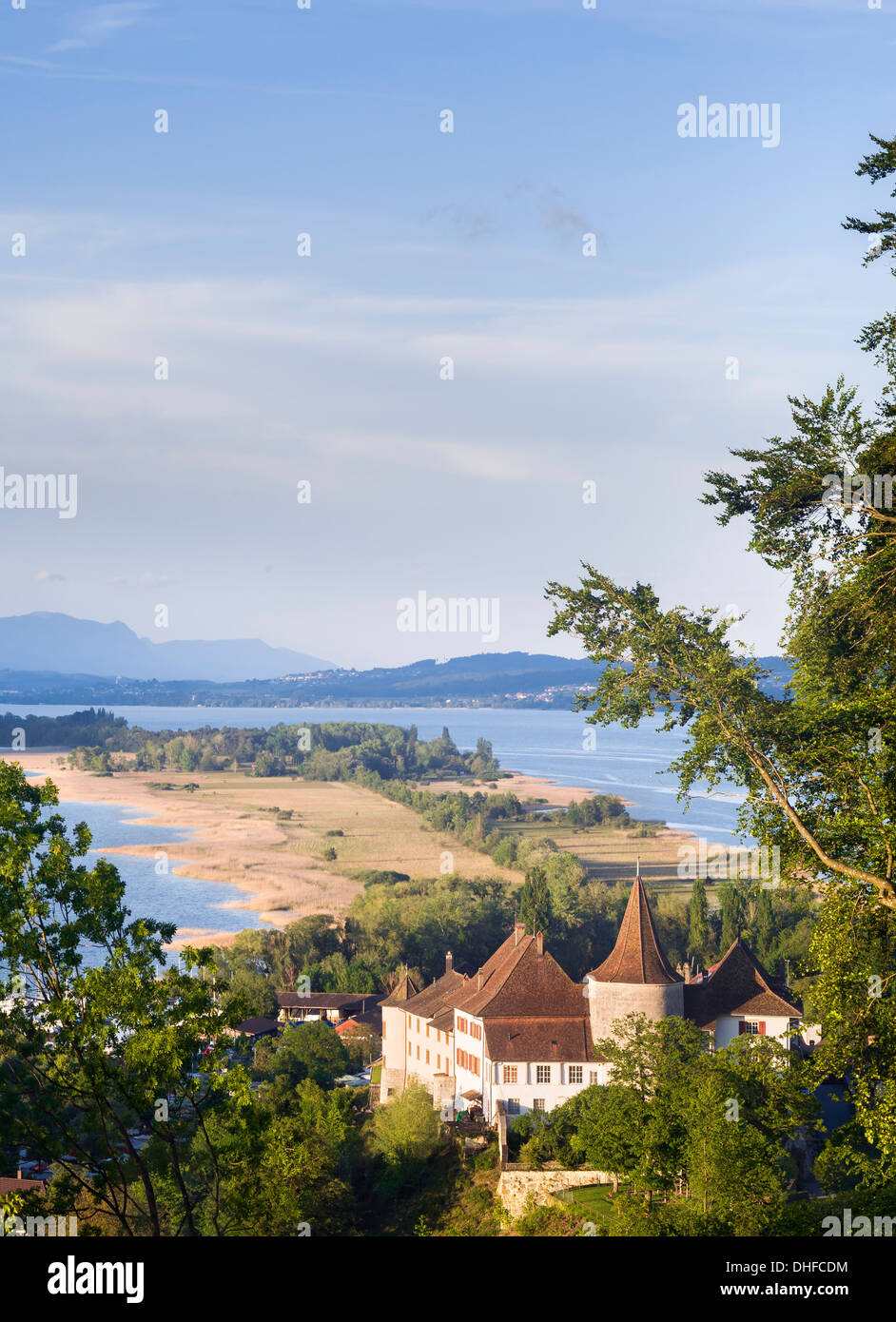 Small castle hi-res stock photography and images - Alamy