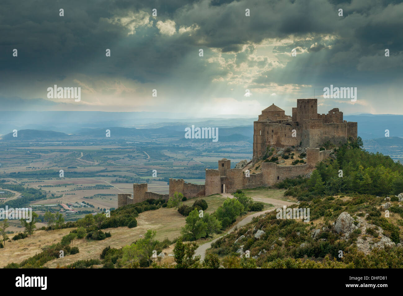 Castillo de loarre loarre castle hi-res stock photography and images ...