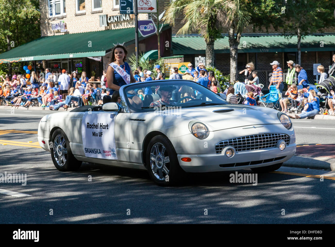 Hart to hart homecoming hi-res stock photography and images - Alamy