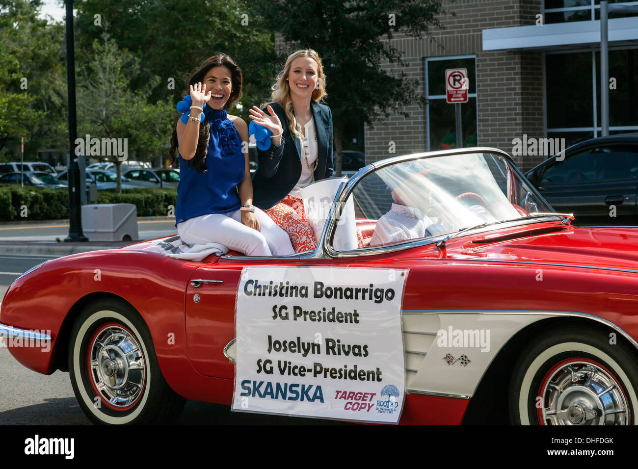 Homecoming parade hi-res stock photography and images - Alamy