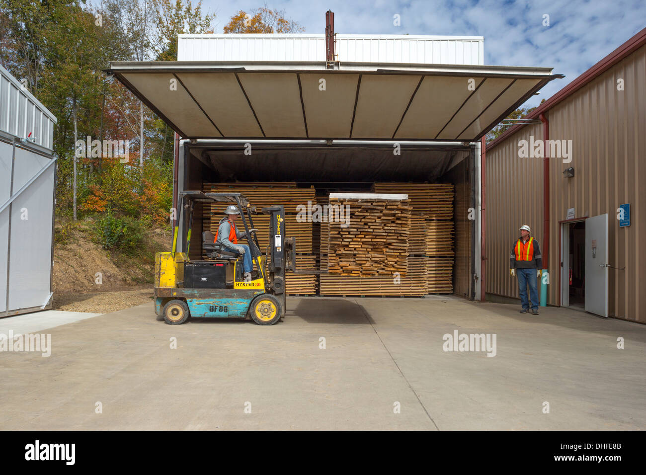 Loading yard hi-res stock photography and images - Alamy