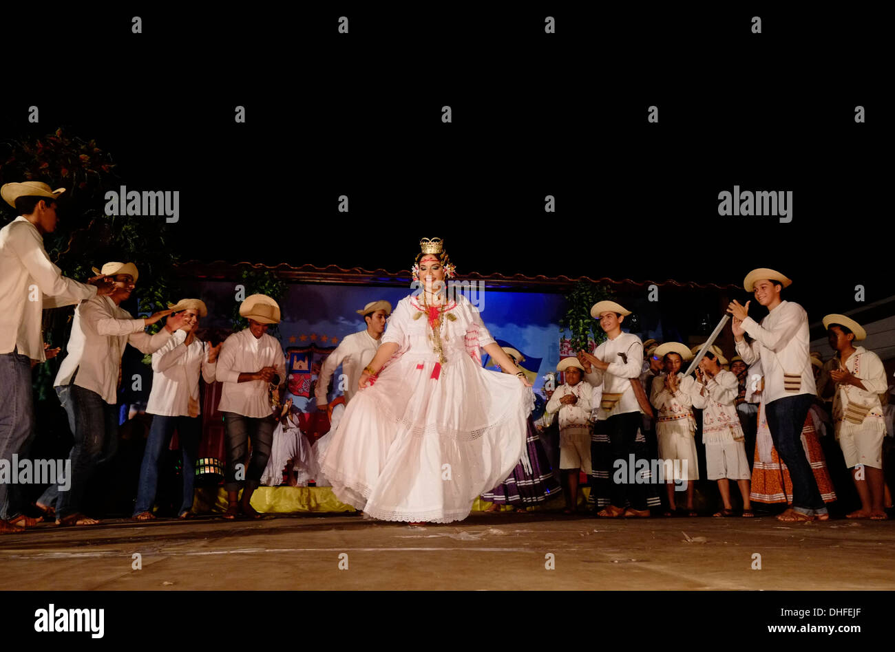 Traditional dances panama hi-res stock photography and images - Alamy