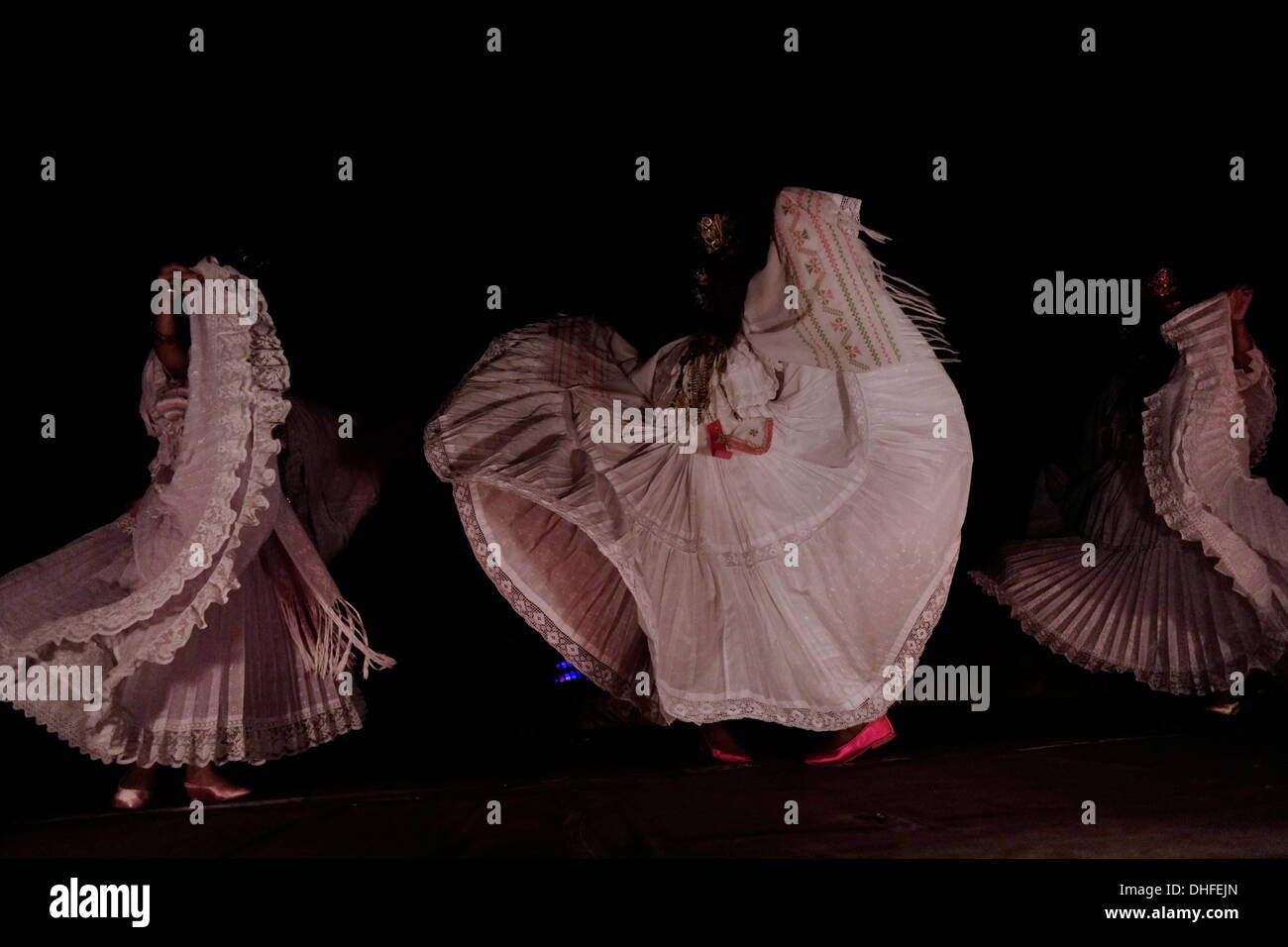 Panama traditional dances hi-res stock photography and images - Alamy