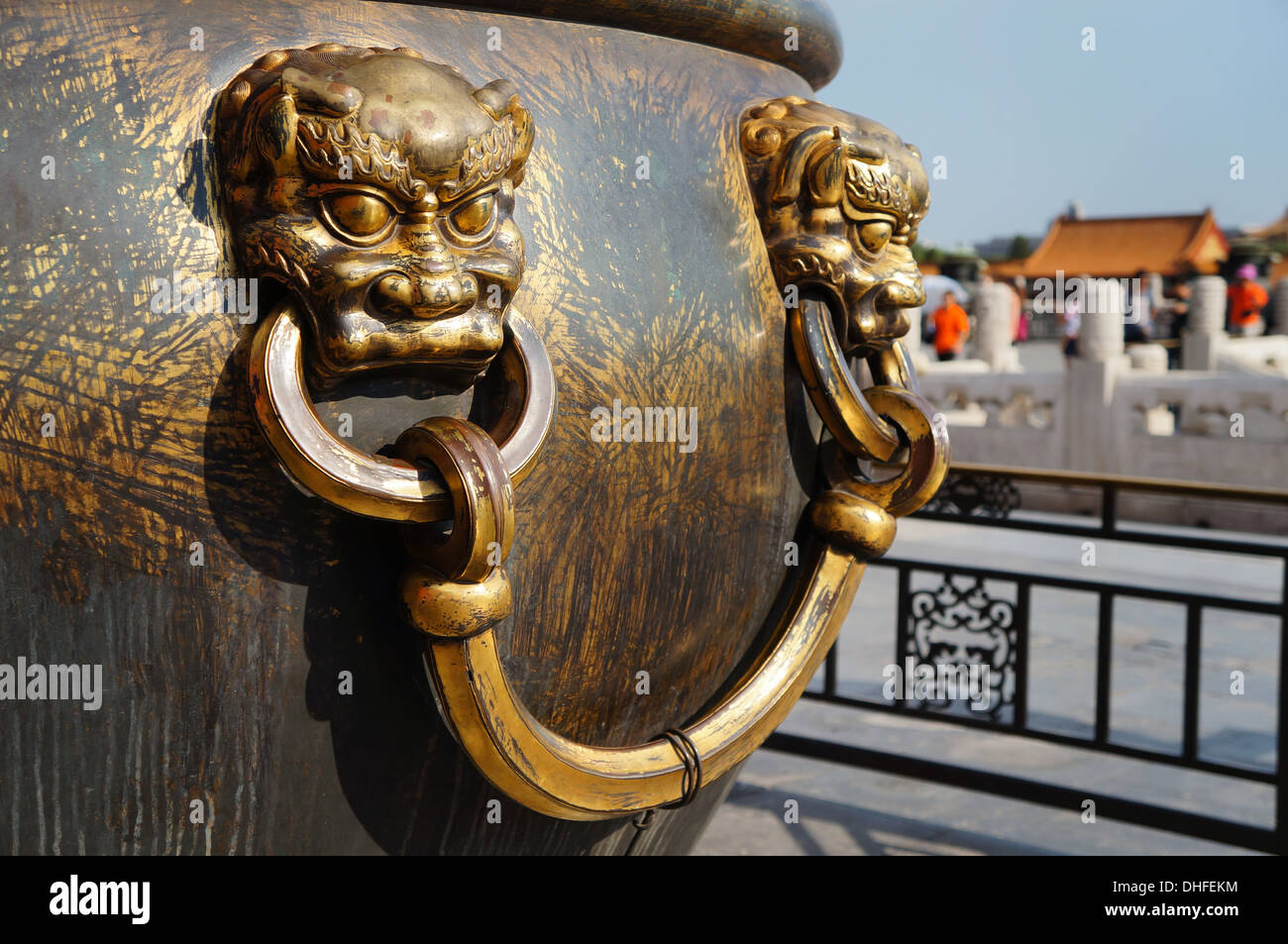 Bronze jar at the Forbidden City, Beijing, China Stock Photo - Alamy