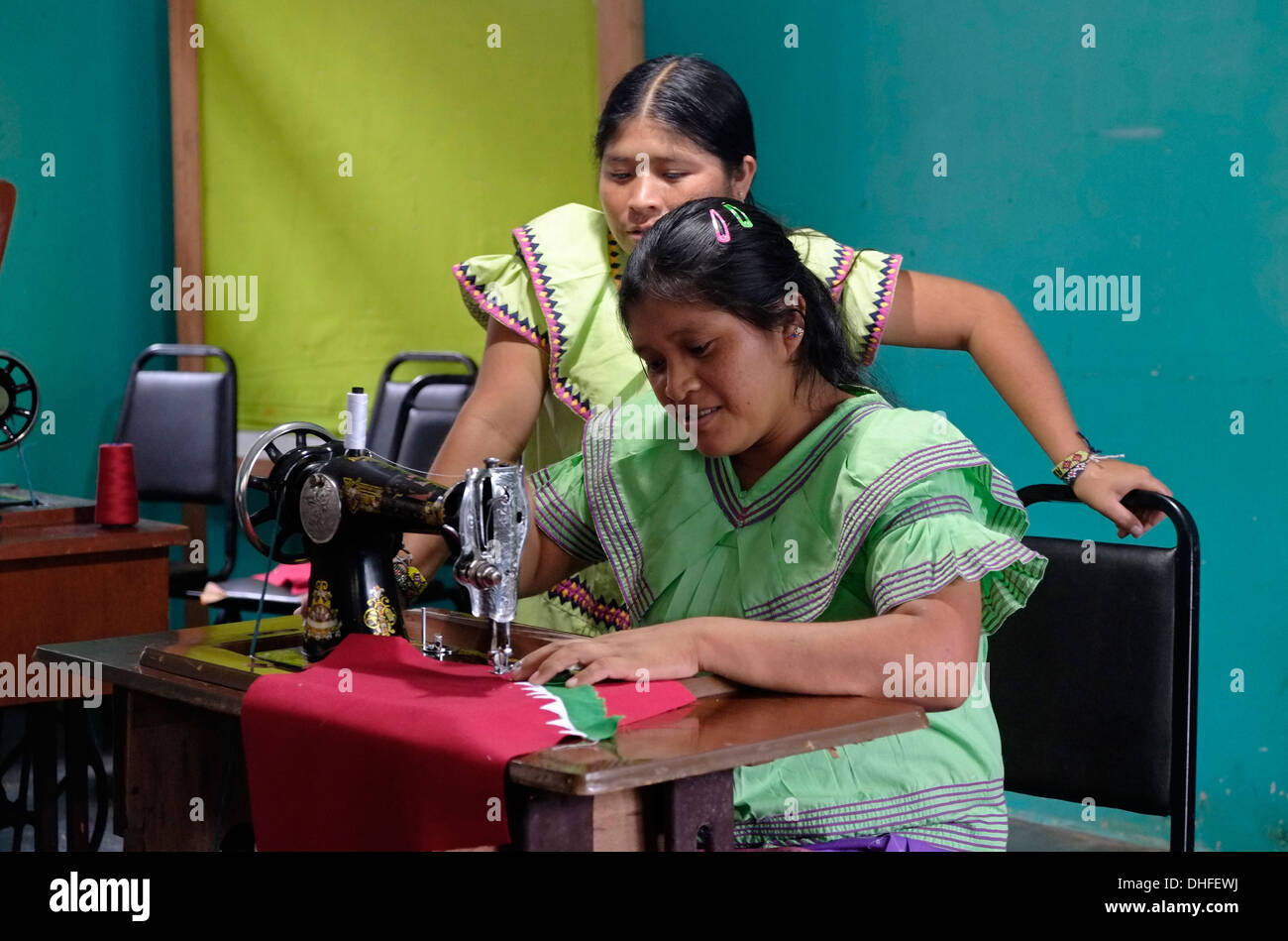 Women of the Ngabe & Bugle native ethnic group learn traditional and ...