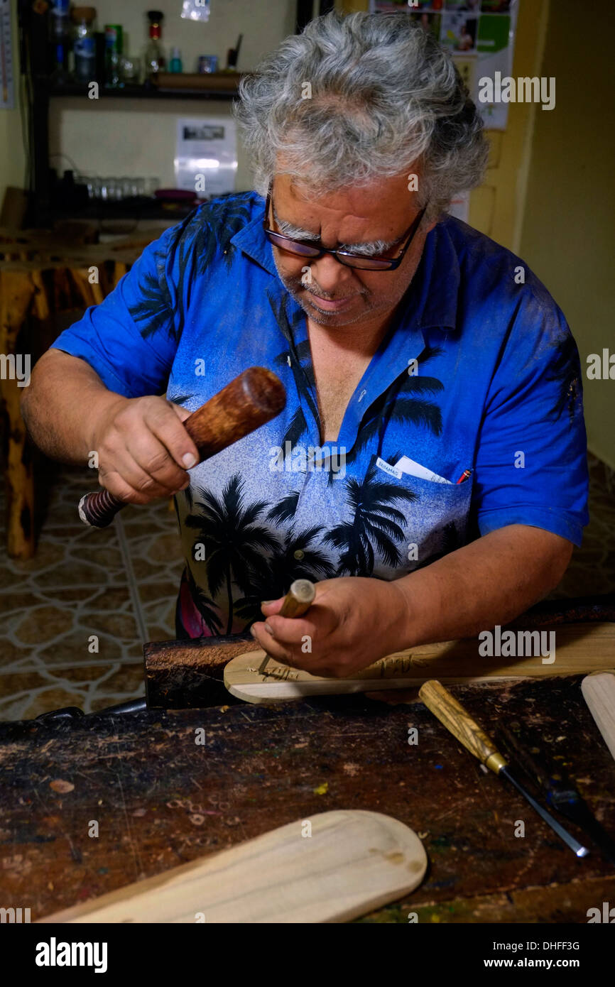 Carving wood panama hi-res stock photography and images - Alamy