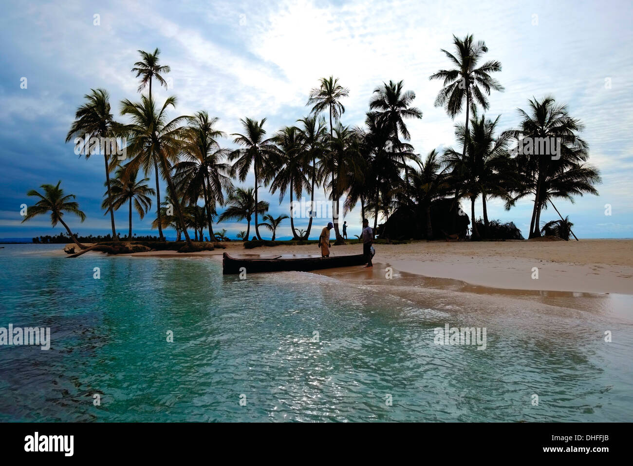 Fishermen from the Guna people in a small island called Isla Pelicano ...