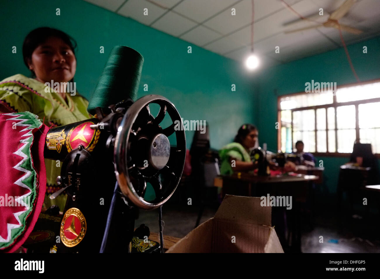 Women of the Ngabe & Bugle native ethnic group learn traditional and ...