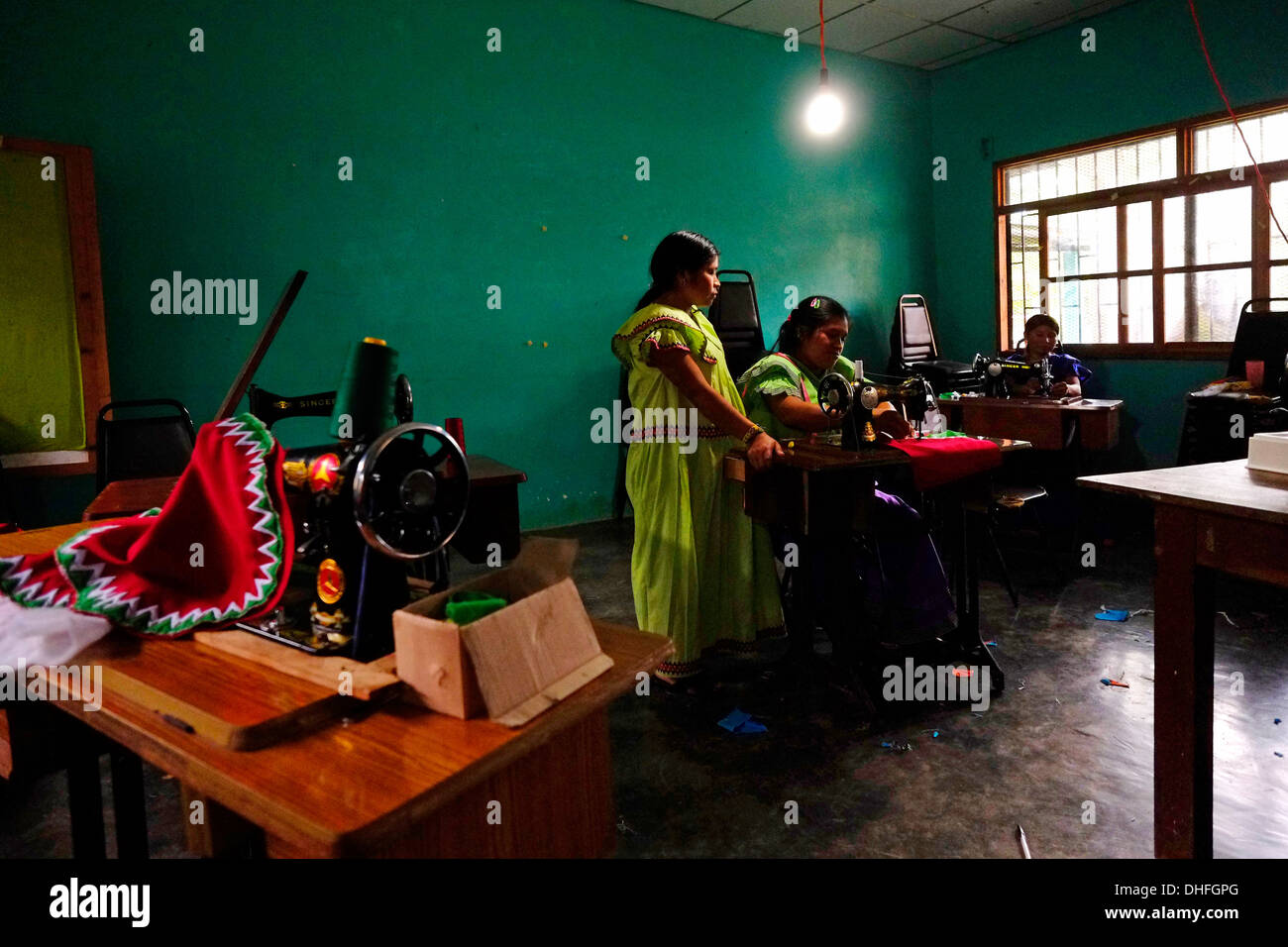 Women of the Ngabe & Bugle native ethnic group learn traditional and ...