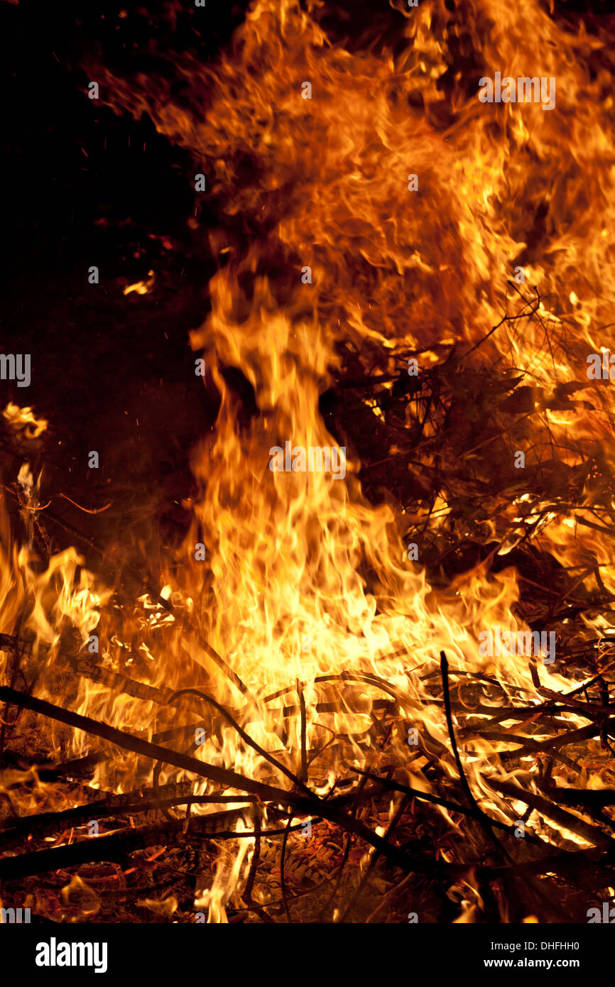 Big fire hi-res stock photography and images - Alamy