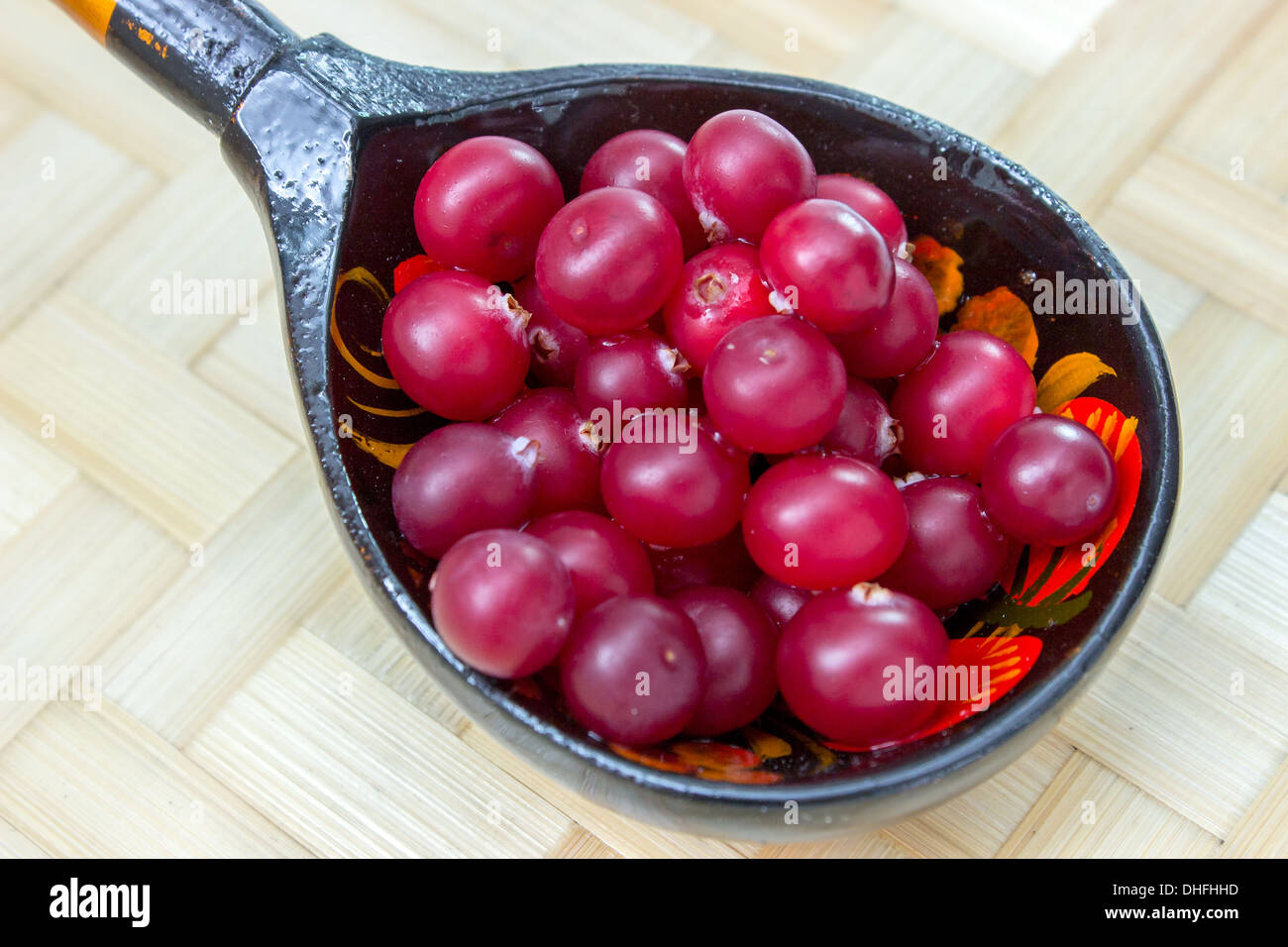 Ripe cranberries 3 Stock Photo - Alamy