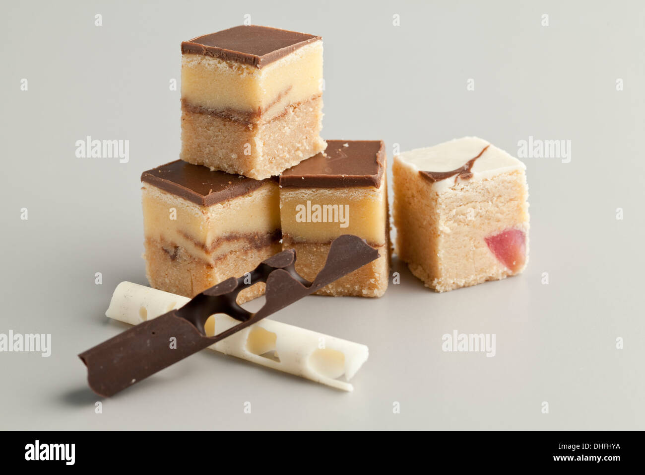 Table of cakes hi-res stock photography and images - Alamy