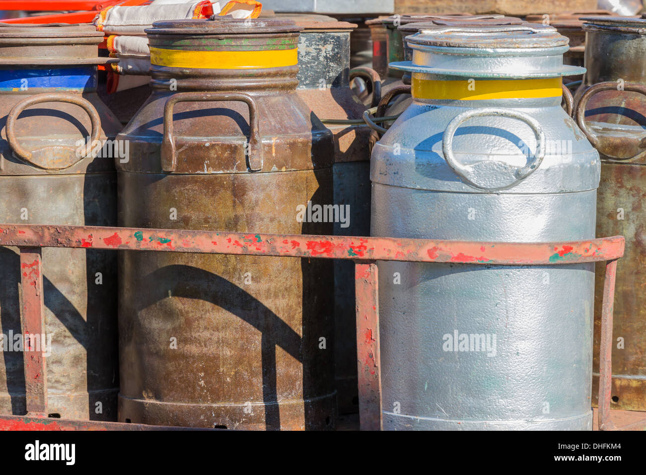 Vintage cream cans hi-res stock photography and images - Alamy