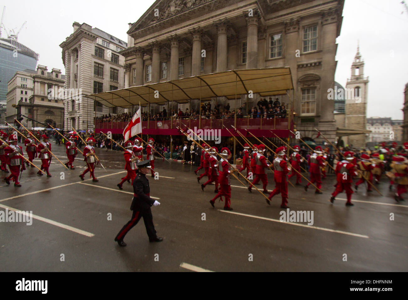 Parade past the lord mayor at mansion house hi-res stock photography ...