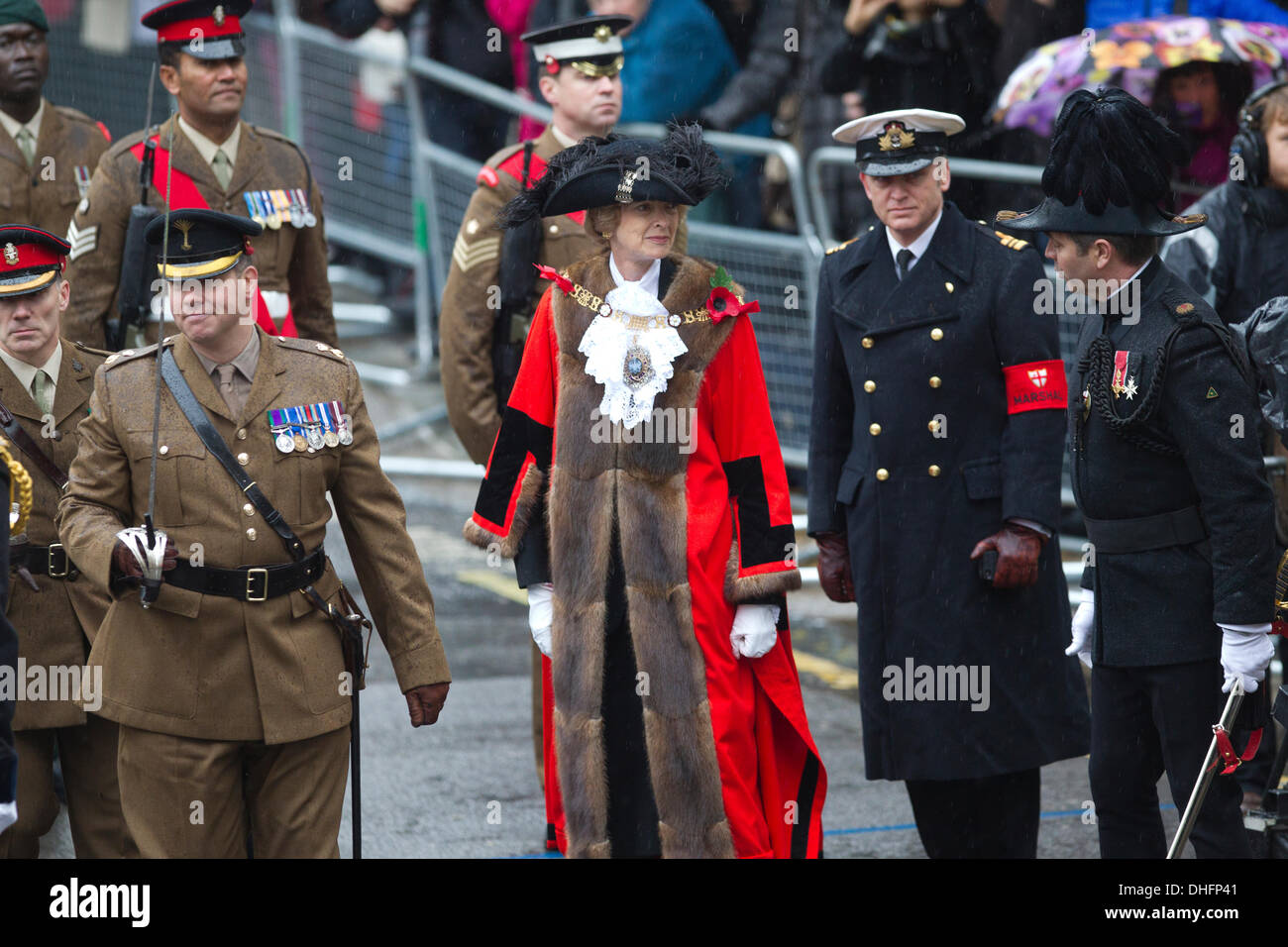 London, UK. 9th Nov, 2013.Picture shows (centre) the new Lord Mayor of ...