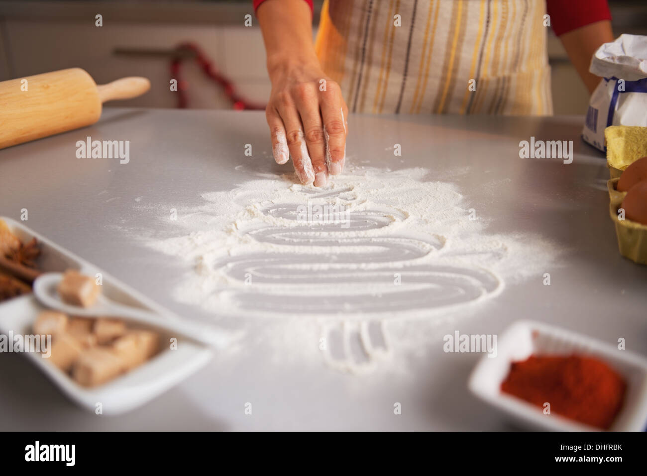 Draw flour hi-res stock photography and images - Alamy