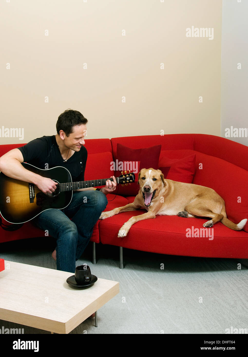 Man singing with dog hi-res stock photography and images - Alamy