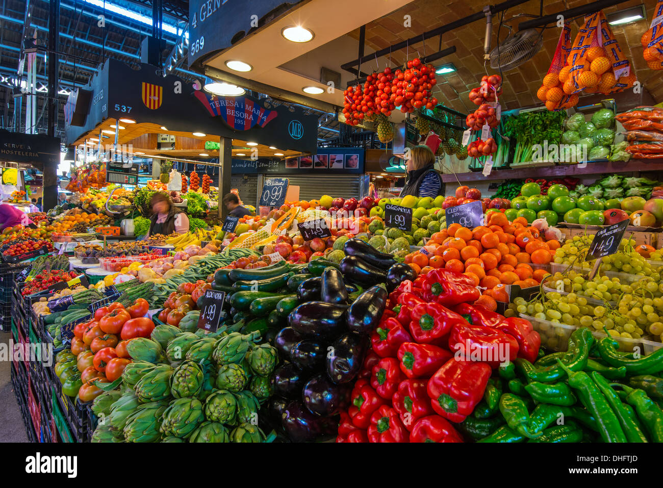 Colorful fruit and vegetables stall, La Boqueria Market, Barcelona ...