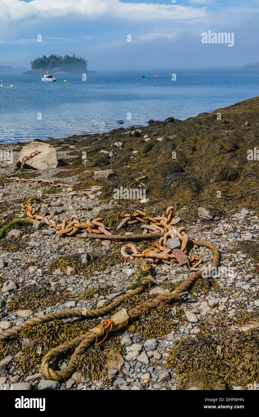 Attached to a large boulder hi-res stock photography and images - Alamy