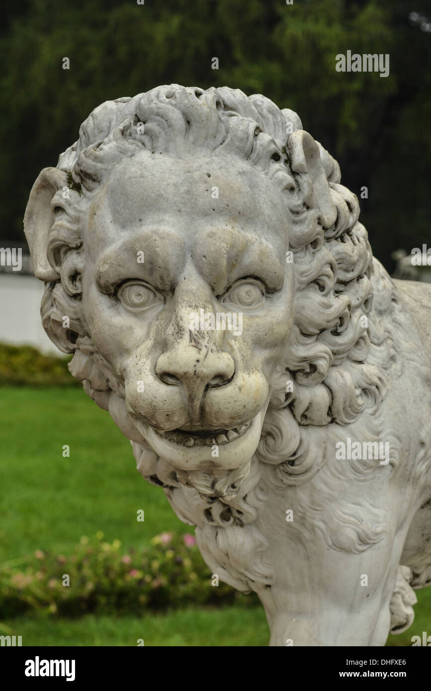 Greco roman statue hi-res stock photography and images - Alamy