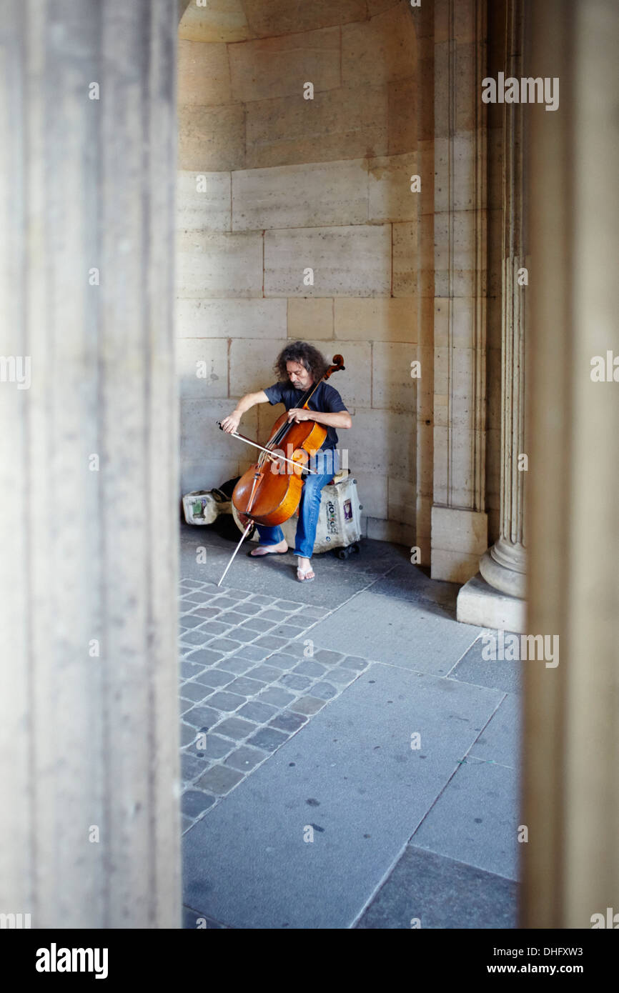 Art busker hi-res stock photography and images - Alamy