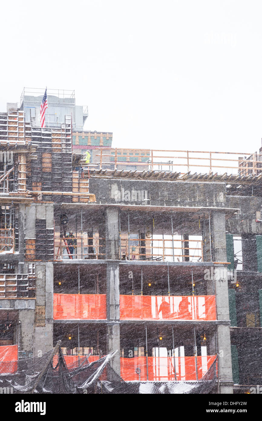 Construction high rise building time hi-res stock photography and ...