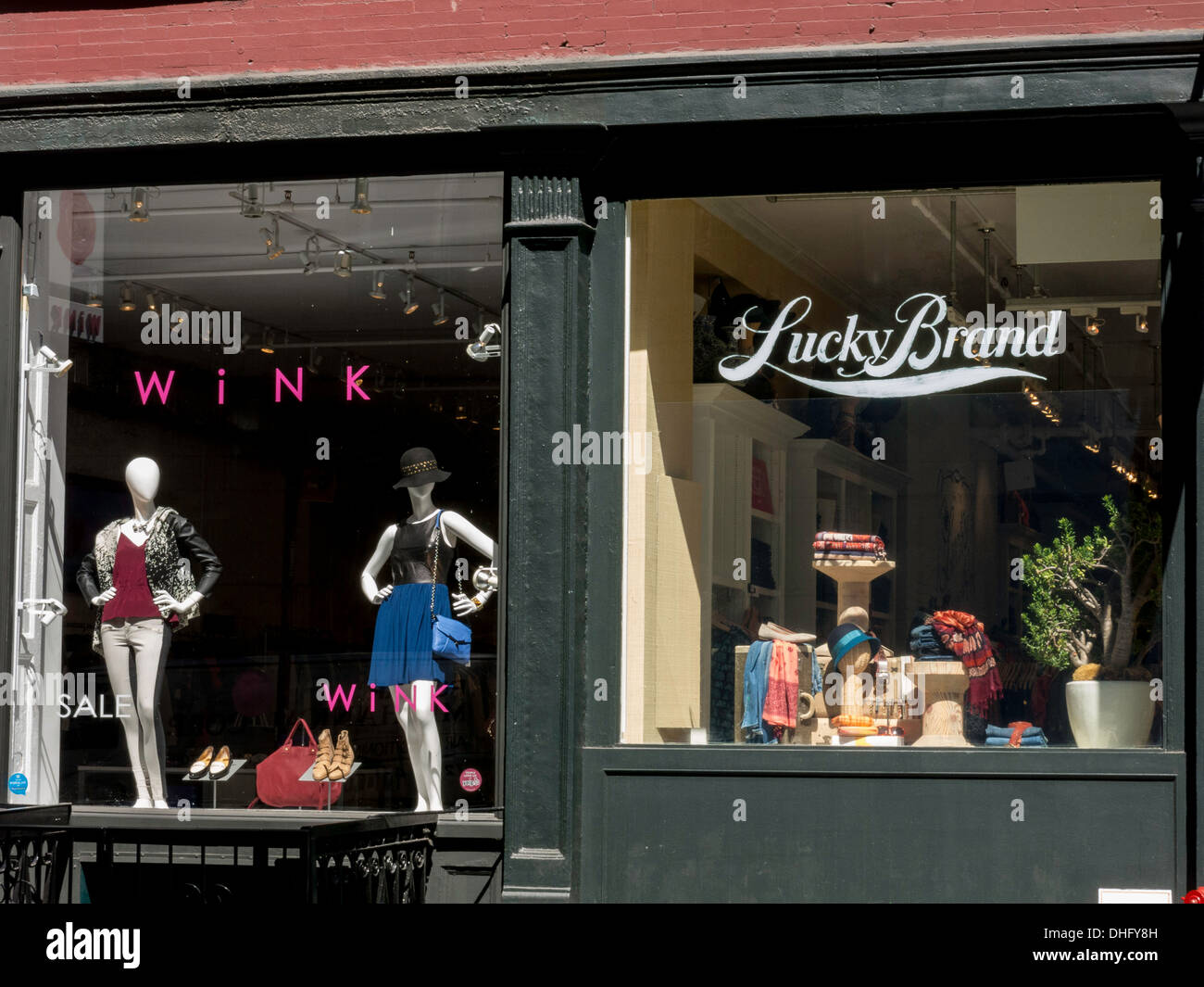 Storefront window hi-res stock photography and images - Alamy