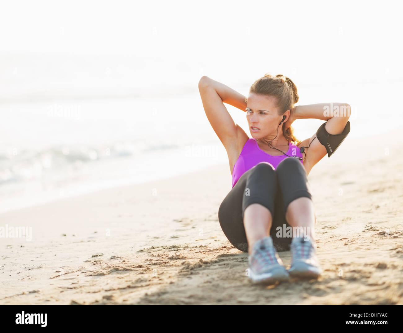 Abdominal crunch hi-res stock photography and images - Alamy