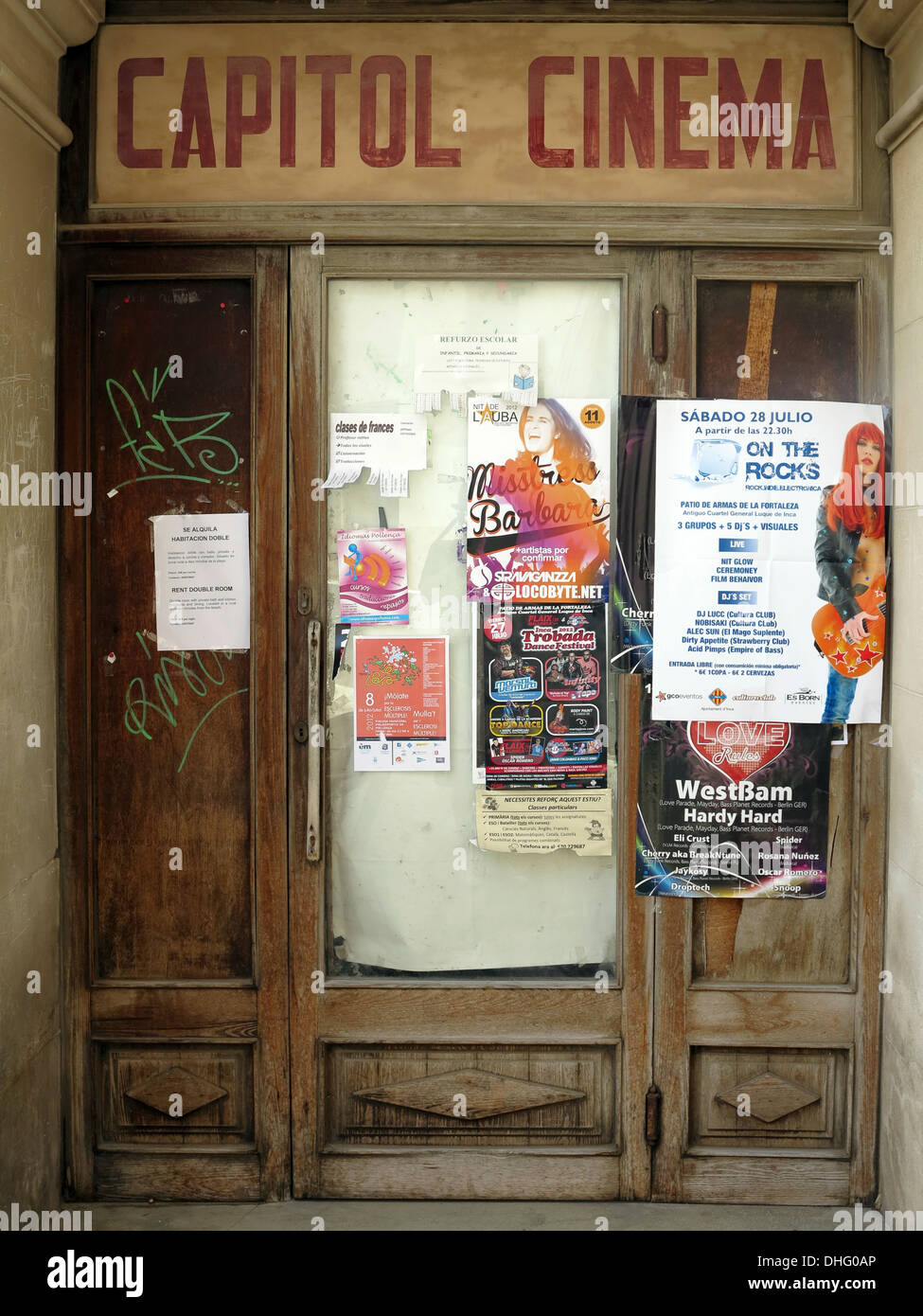 Cinema entrance 1950s hi-res stock photography and images - Alamy