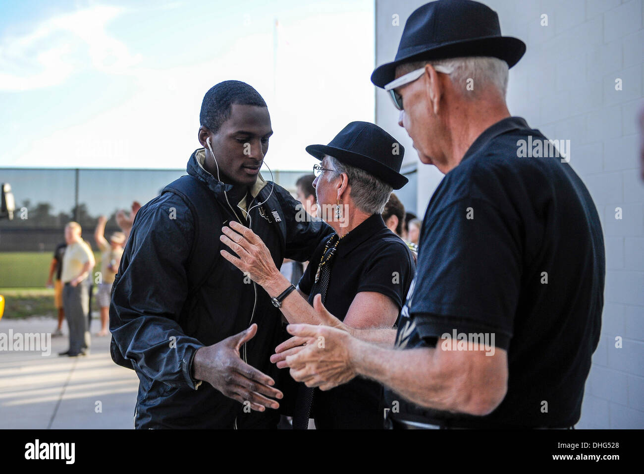 - Orlando, FL, U, . 9th Nov, 2013. S: Central Florida wide receiver ...