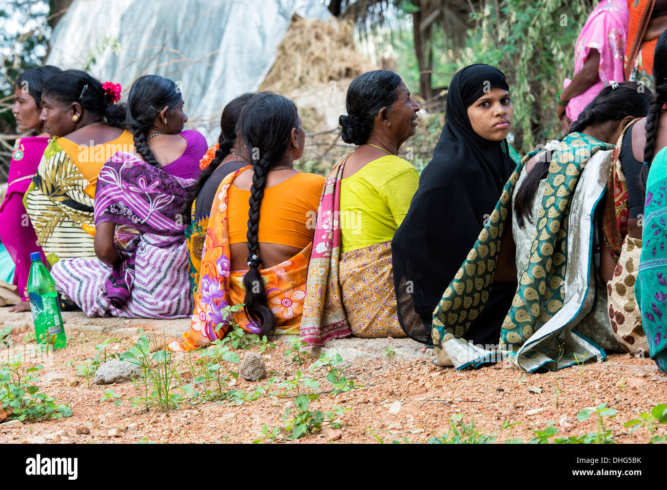 Patients queue hospital india hi-res stock photography and images - Alamy