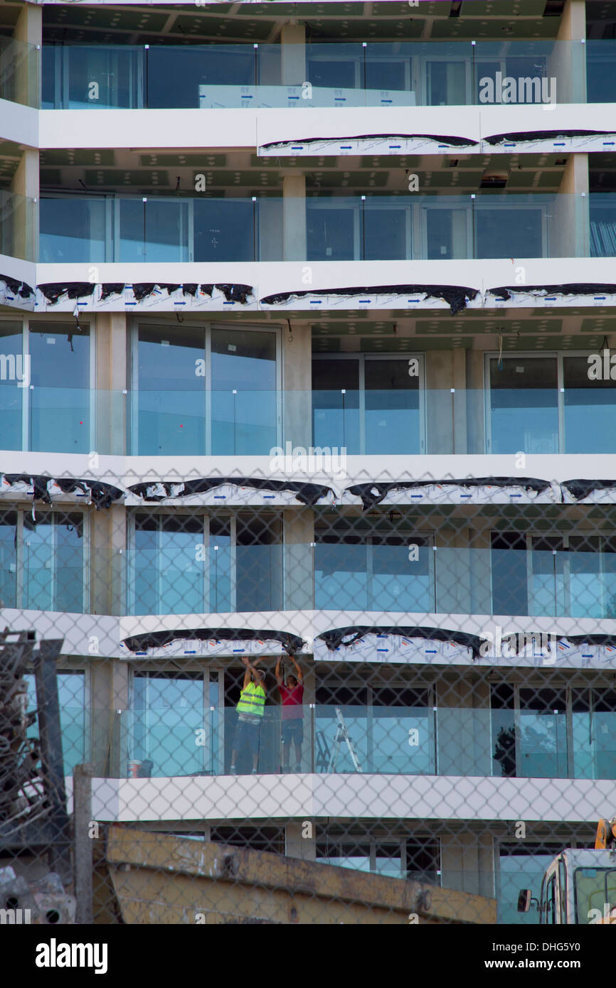 construction site workers edifice building Stock Photo - Alamy