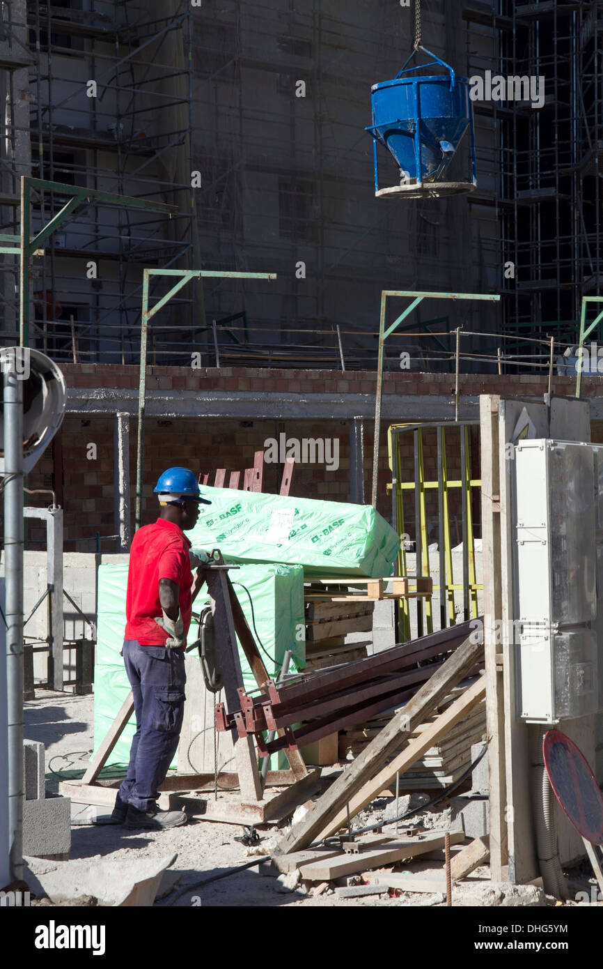 construction site workers edifice building Stock Photo - Alamy