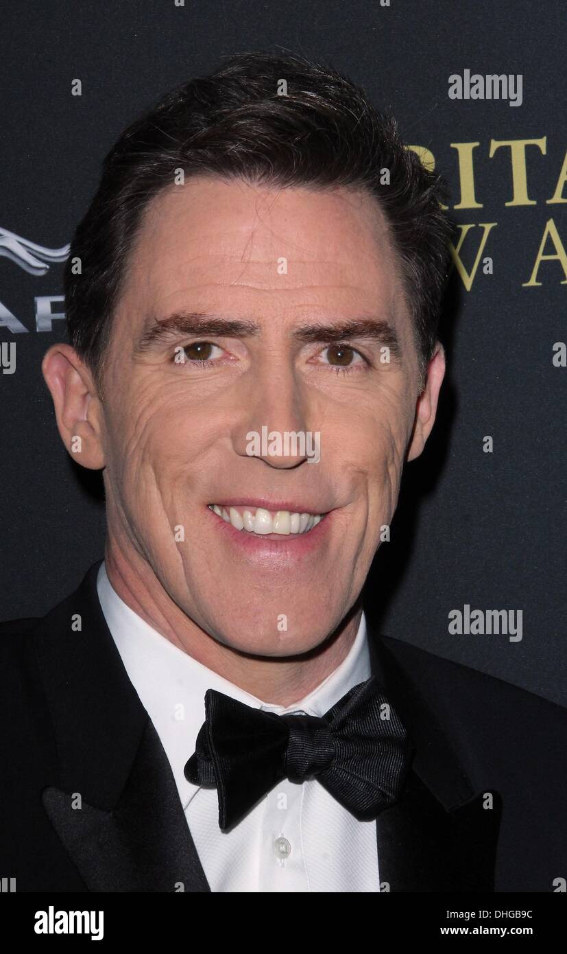 Los Angeles, California, USA. 9th Nov, 2013. Rob Brydon arrives at ...