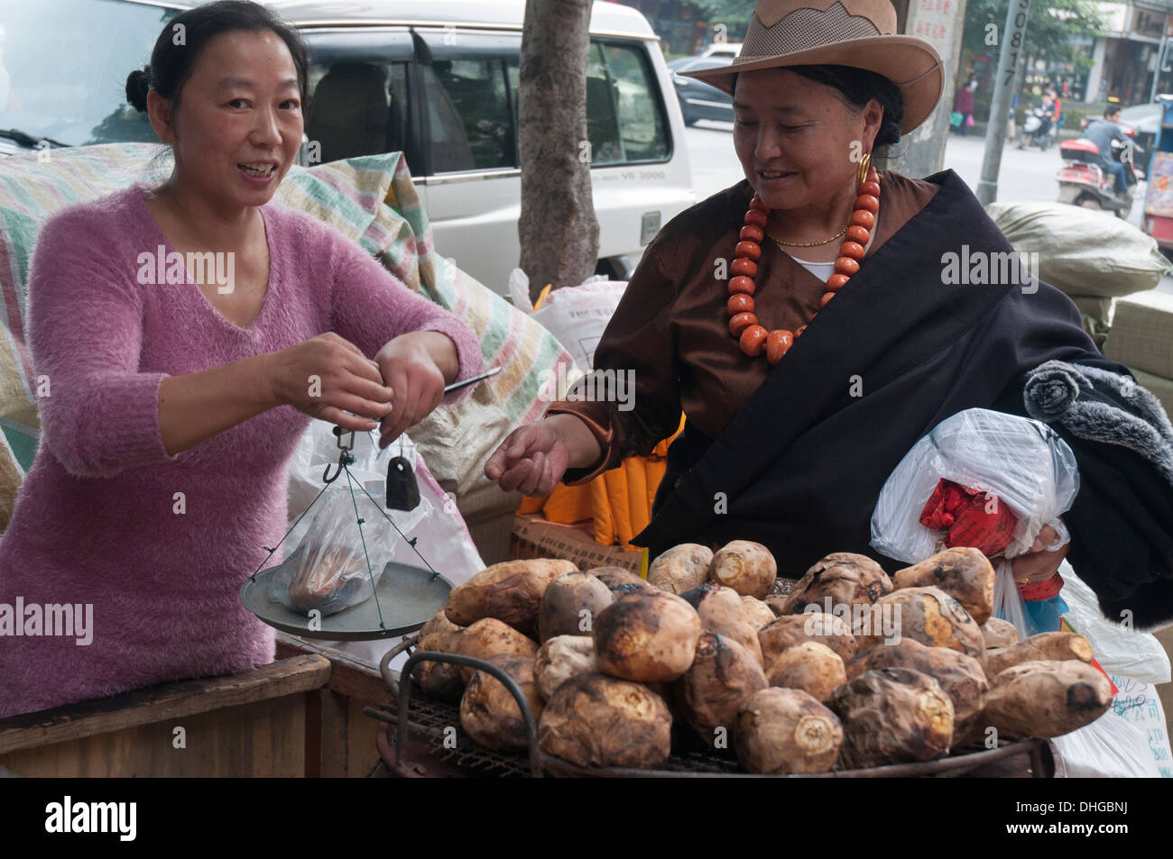 Women in the Tibetan quarter of Chengdu, Sichuan, China Stock Photo - Alamy