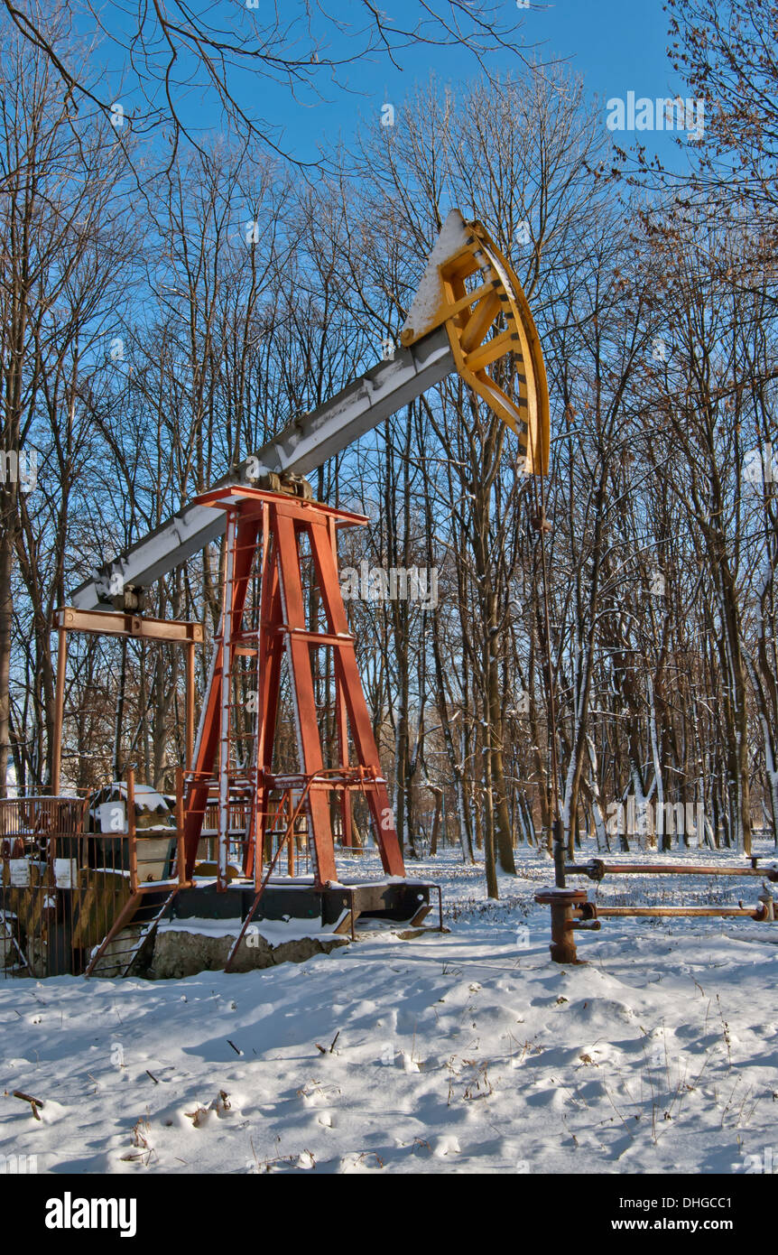 Drilling oil forest hi-res stock photography and images - Alamy