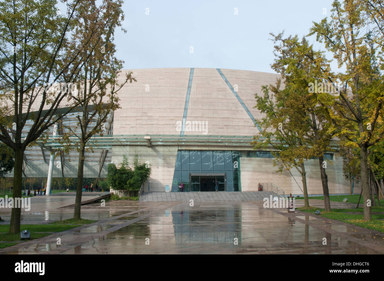Jinsha Site Museum at Chengdu, Sichuan, China, housing excavations ...