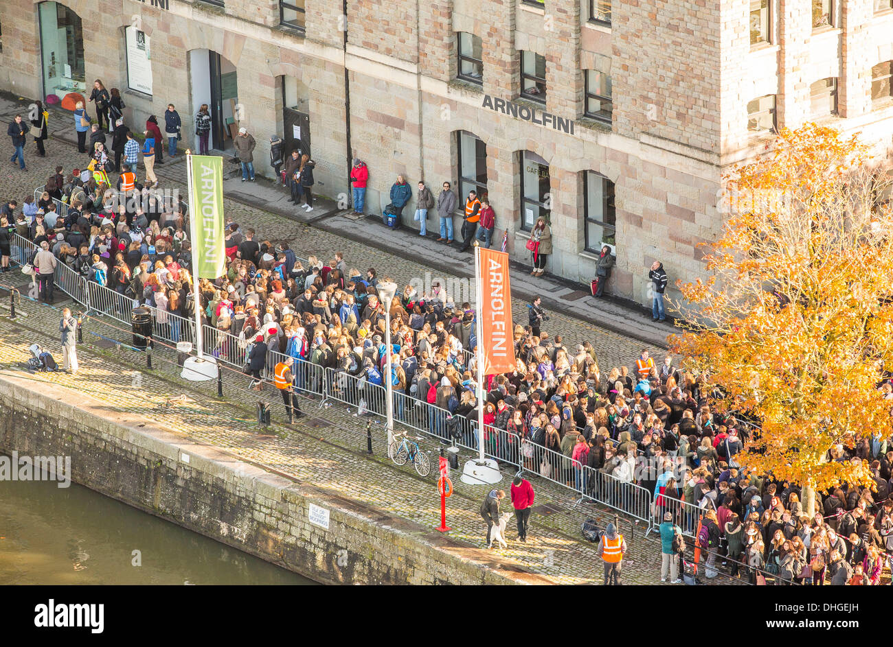 Bristol, UK. 10 November 2013. Hundreds of budding actors queue outside ...