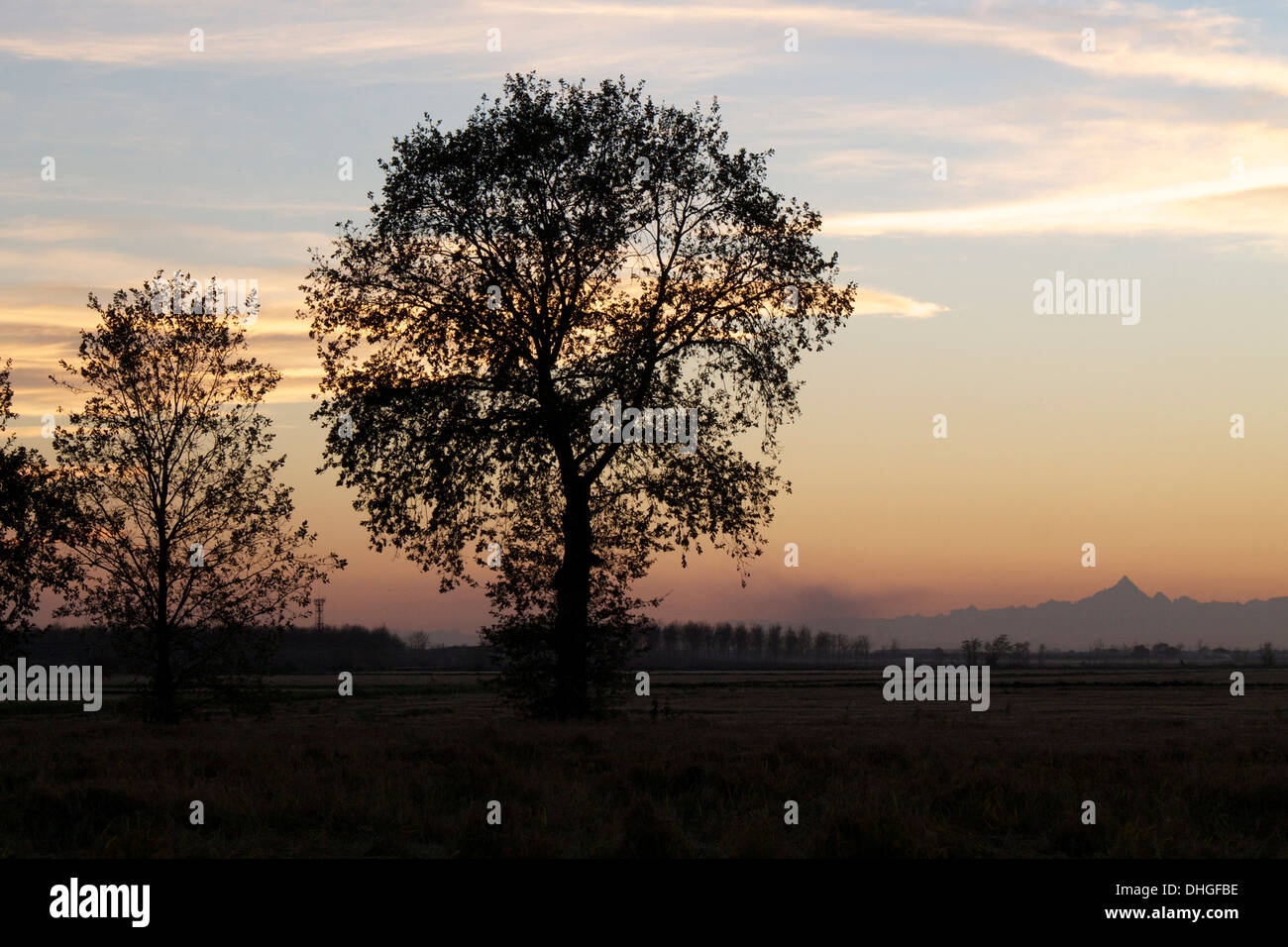Horizon outline hi-res stock photography and images - Alamy