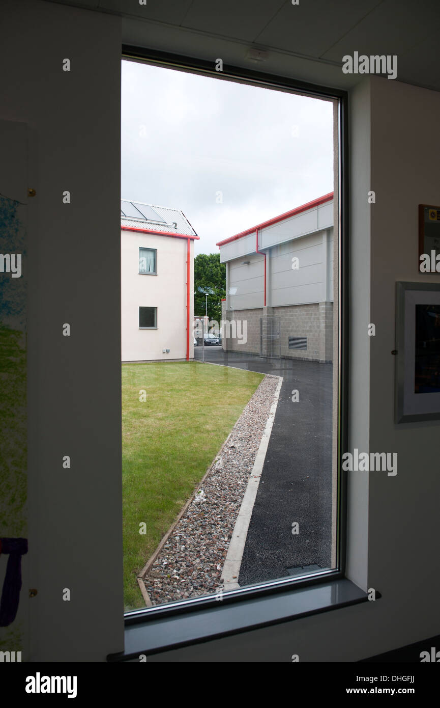 Modern new build building path pathway gravel clean Stock Photo - Alamy