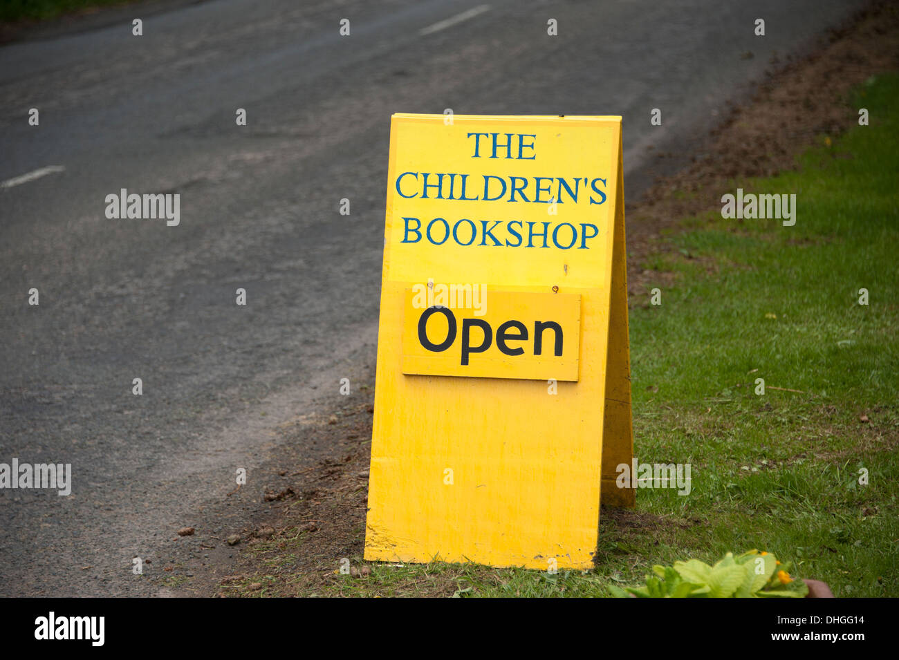 The children's Bookshop Open Sign Childrens Stock Photo - Alamy