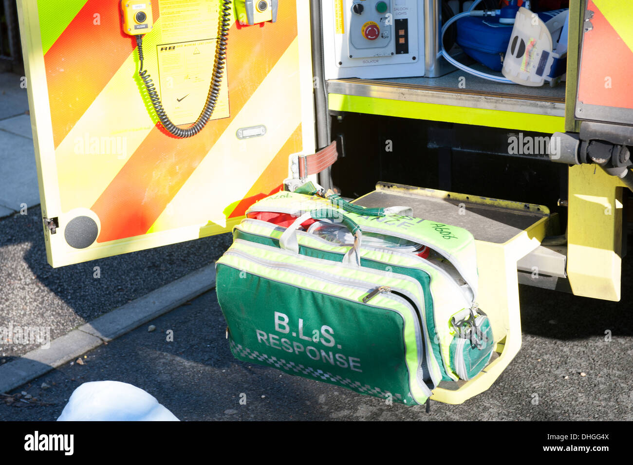 First response hi-res stock photography and images - Alamy